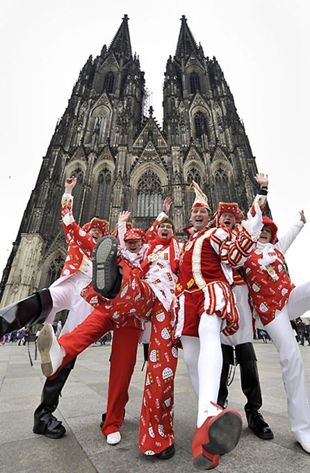 Cologne Carnival 2010 Begins | Amusing Planet